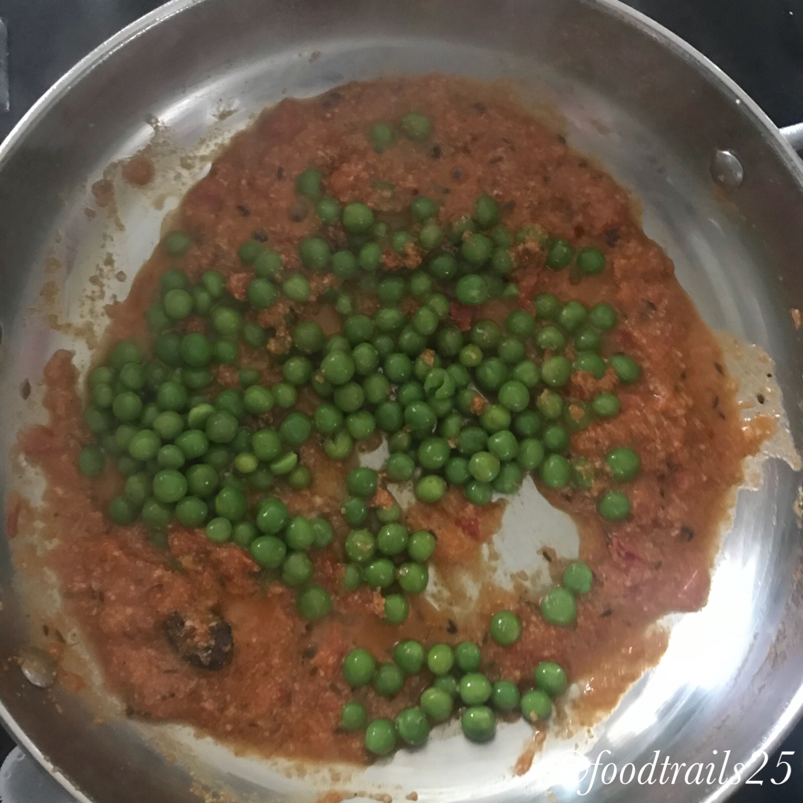 Makhane Matar aur Kaju Ki Subzi